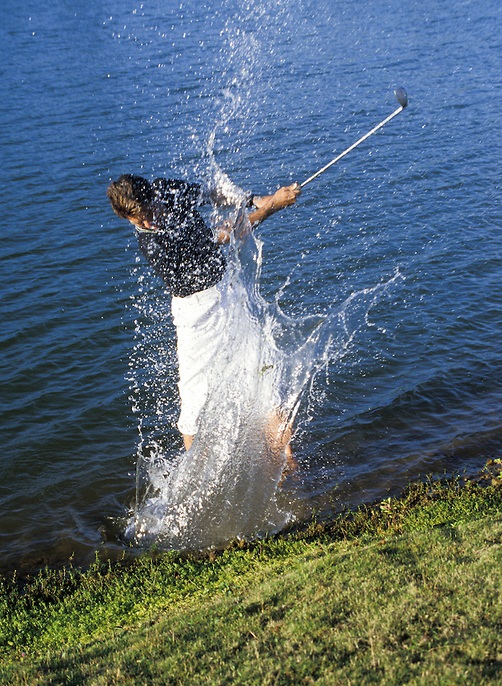 How to perform a water escape shot - Golf SWING 24/7 | Golf SWING 24/7